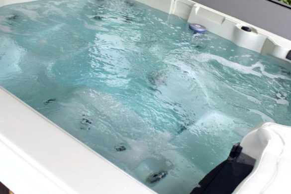 How To Read Hot Tub Test Strips [Testing PH Levels] | HotTubReviews.co.uk